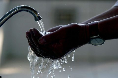 Cuerpo flotando en el lago moviliza a equipos de emergencia en ...